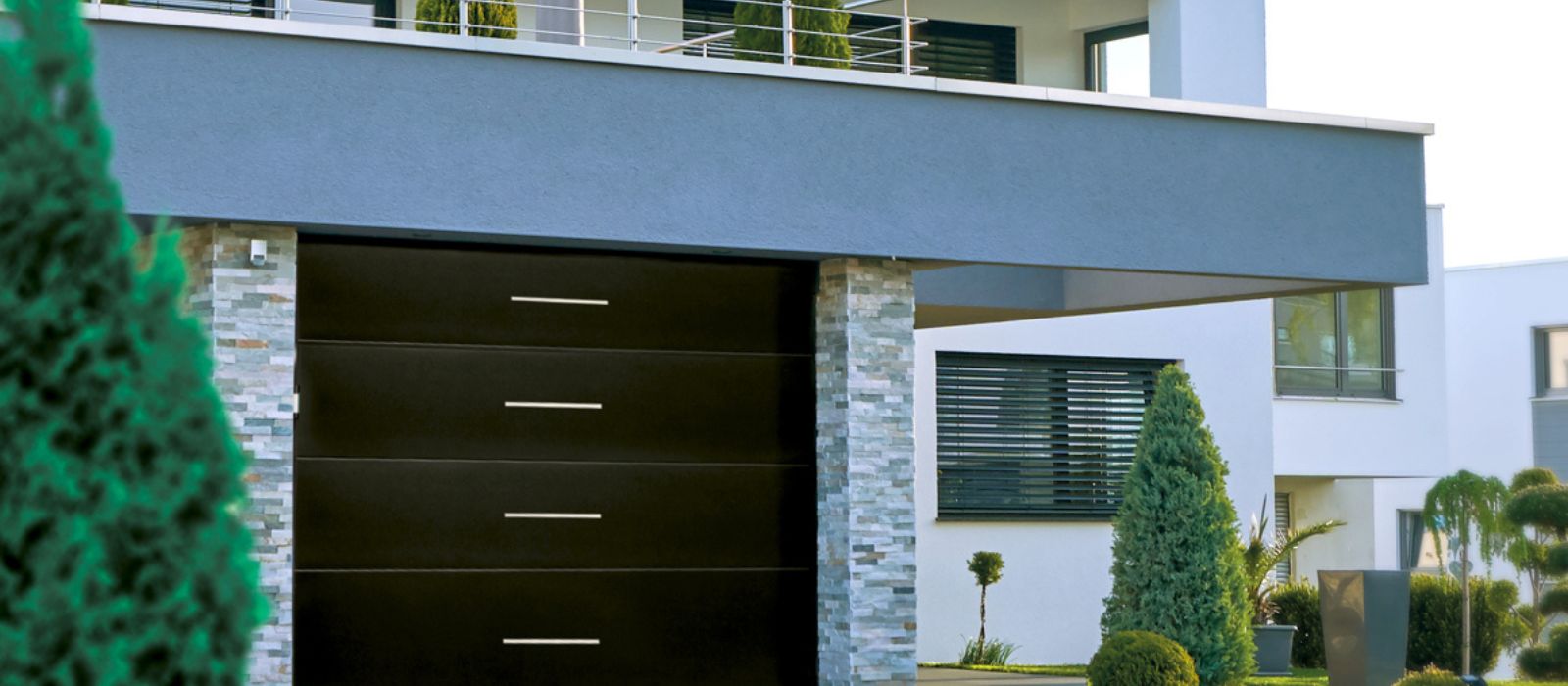 La porte de garage sectionnelle - Protec Elec / Réseau Point Fort Fichet 77